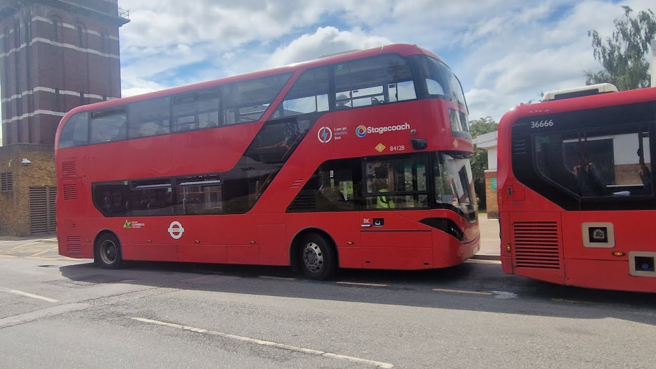 Front View Journey: Stagecoach London ADL Enviro 400EV BYD 84128 LF70 ...