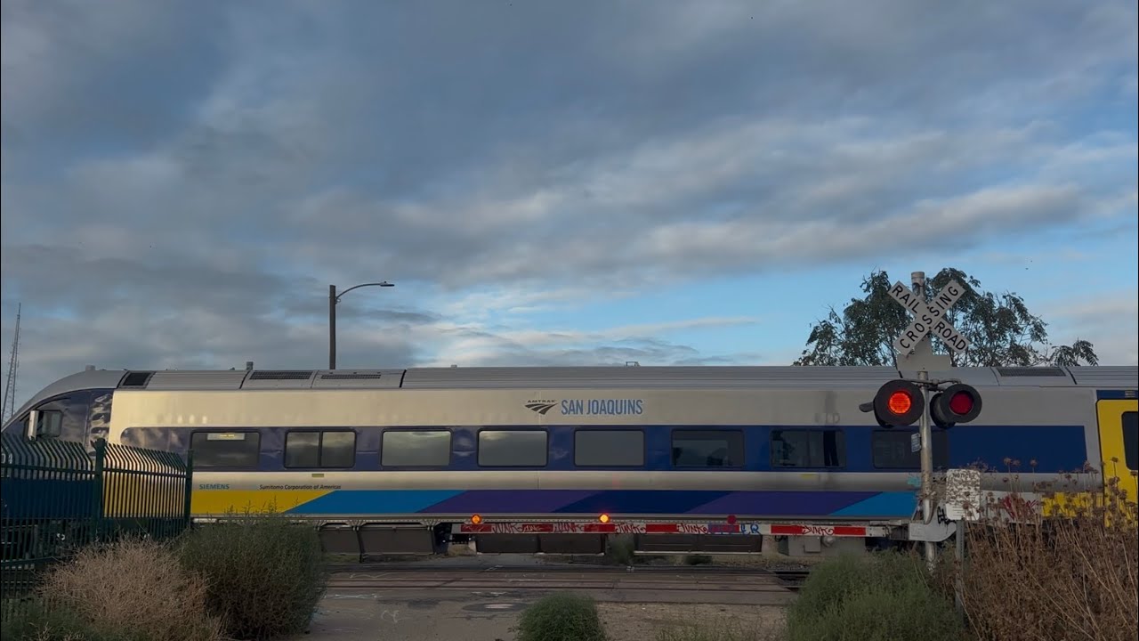 CDTX 6963 Amtrak Gold Runner 702 South - Calaveras Bike Trail Pvt ...