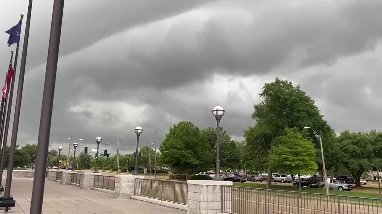 Severe storms move through Mississippi, cause damage - YouTube