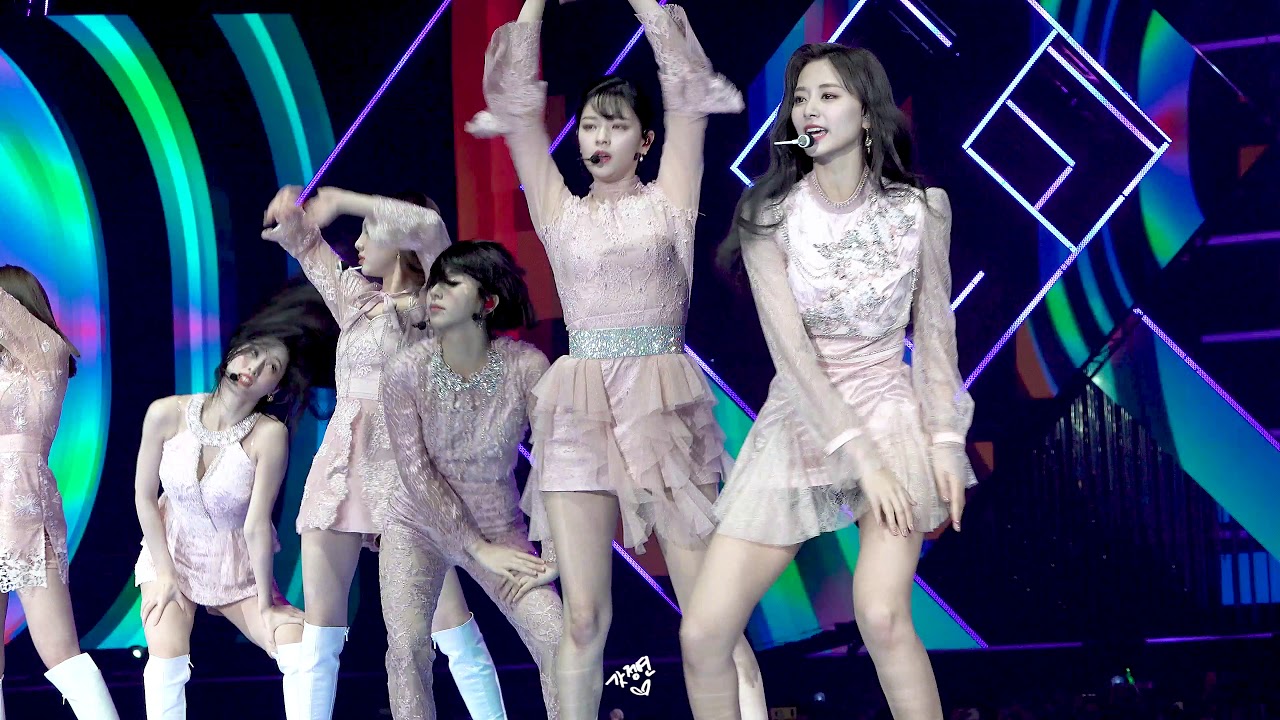 [FANCAM/4K] 200104 골든디스크 1일차 FANCY 정연 FOCUS - YouTube