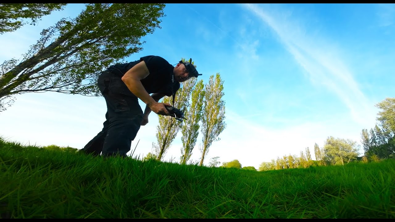 Power loop into Low Knife edge FPV Freestyle - YouTube