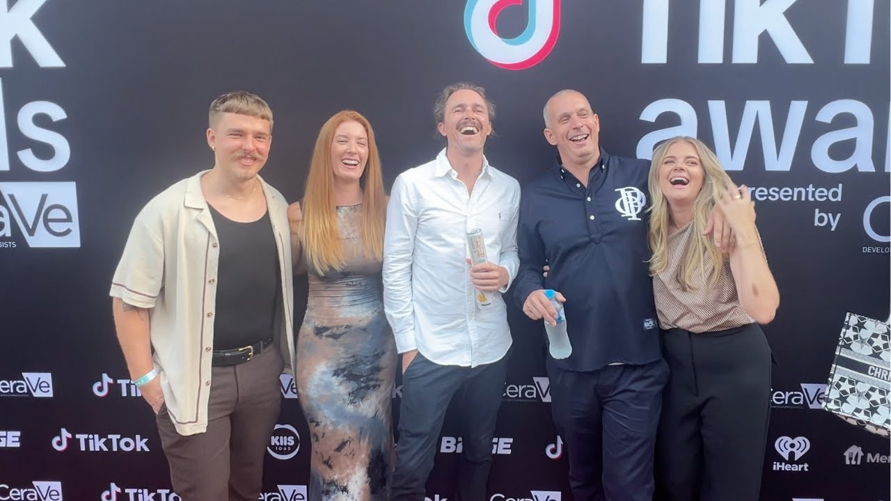 Did Andy win creator of the year... - YouTube