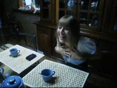QUIÉN DIJO QUE LAS AMIGAS NO LO COMPARTEN TODO 0001