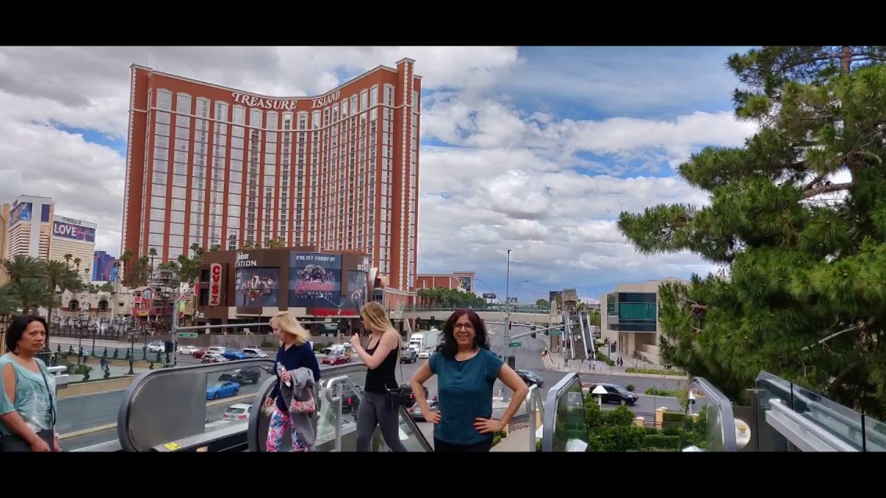 Las Vegas Strip walk - YouTube