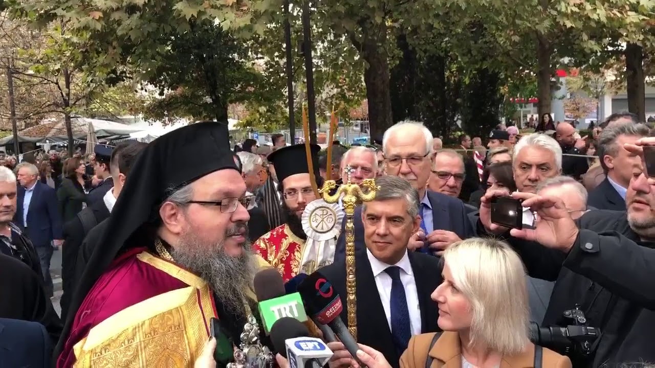 Η ενθρόνιση του νέου Μητροπολίτη Λαρίσης Ιερώνυμου - YouTube