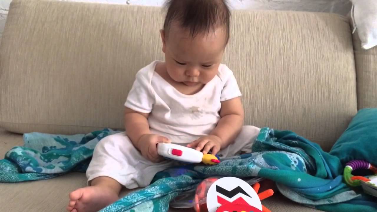 Ryry dancing with the music - YouTube