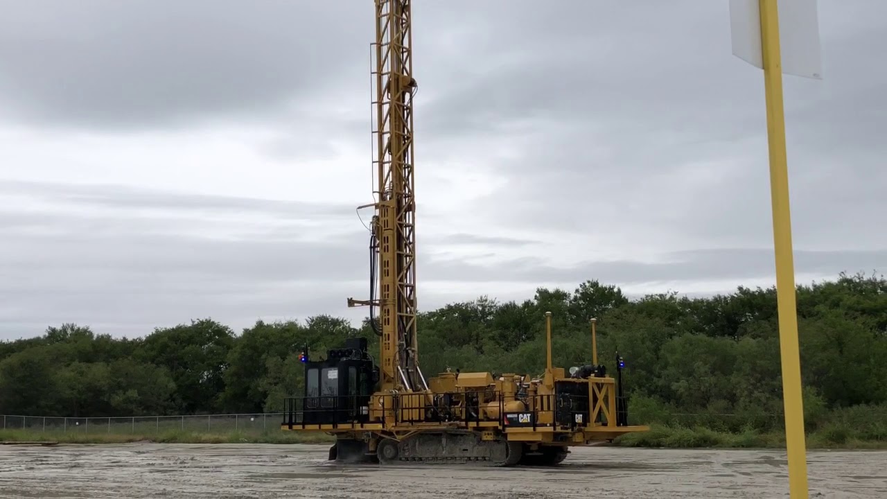 Caterpillar Semi-Autonomous Rotary Blasthole Drill - YouTube