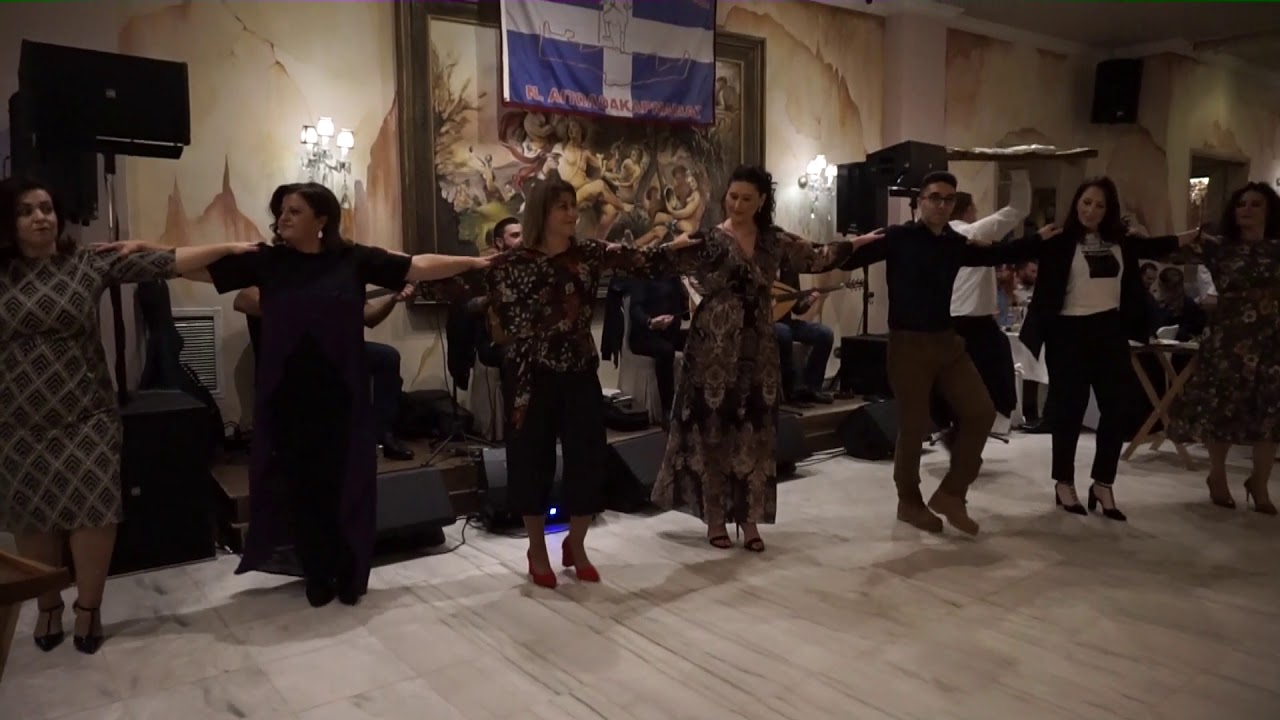 Κρητικό Γλέντι με το ''Μιχάλη Κουνάλη'' στο Αγρίνιο. - YouTube