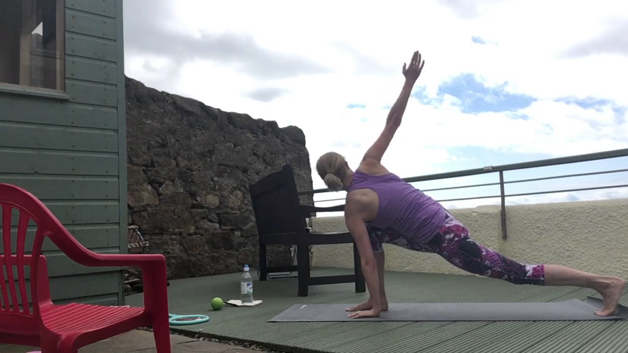 FREESTYLE FITNESS YOGA SEQUENCE - YouTube