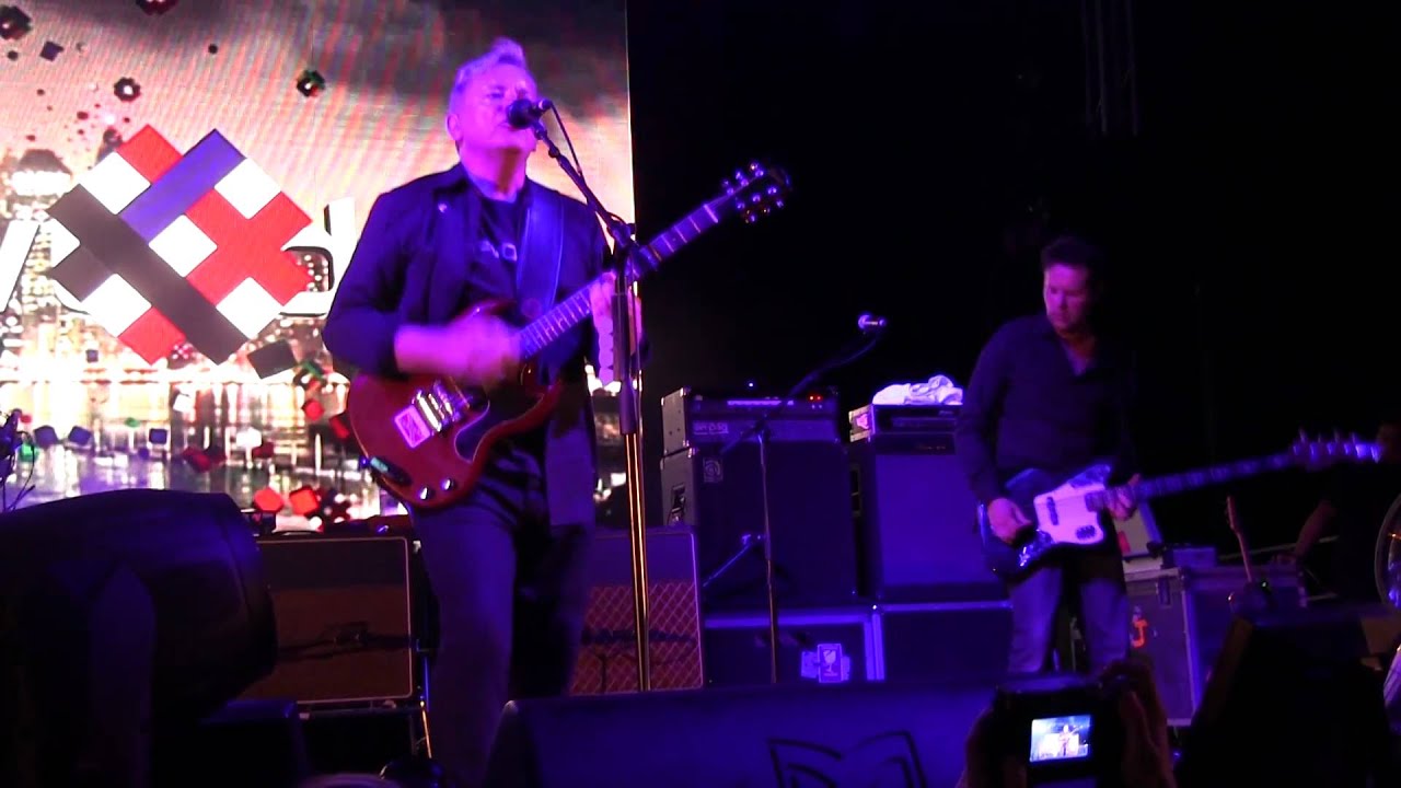 New Order - Ceremony - Live in Singapore 2012 - YouTube