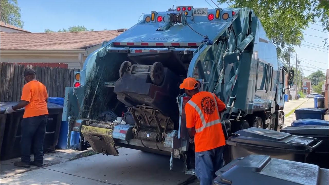 Chicago Autocar Xpert Loadmaster Rear Loader Garbage Truck - YouTube