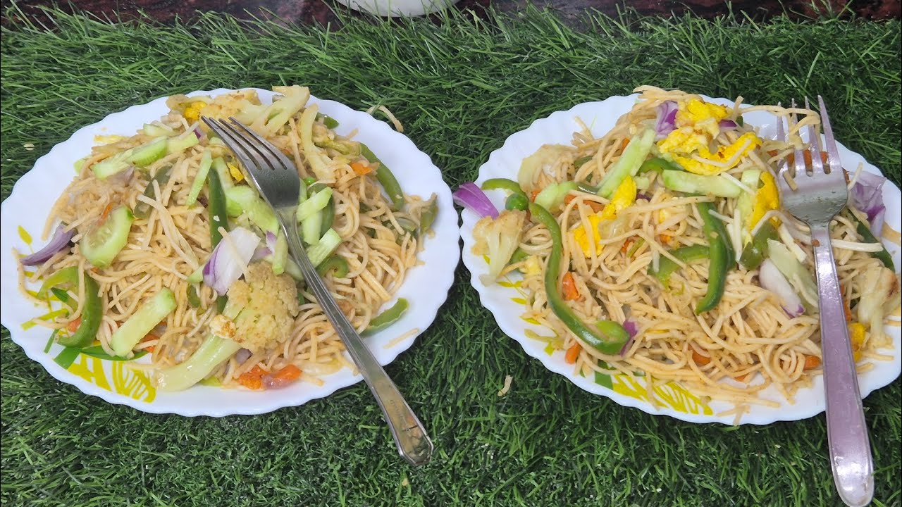 এগ চাউমিন রেসিপি।Jhuma's Kitchen - YouTube