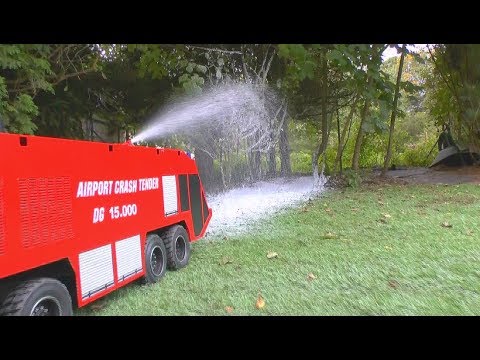 RC AIRPORT FIRE TRUCK! HEAVY SCALE MODEL 1/8 !BIG FIRE ENGINE1 RCLIVE ...