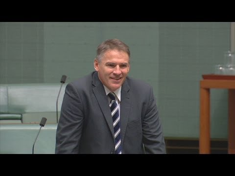 Rob Oakeshott thanks Julia Gillard during emotional valedictory address ...