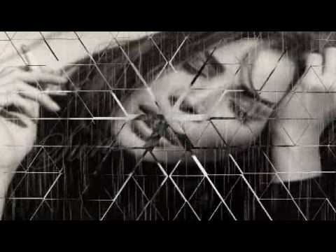 __Dont You Cry Tonight__  ♪ Guns n' Roses