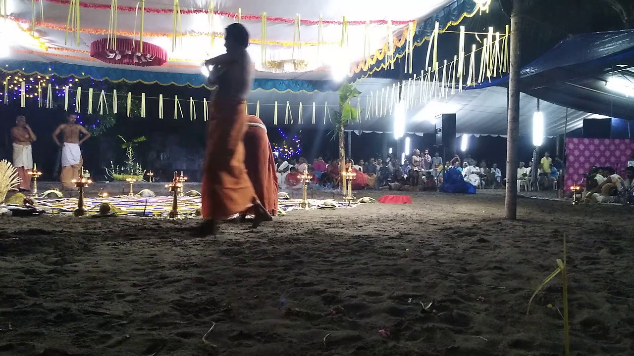 Kalamezhuthum Pattum | Sarppam Thullal - YouTube