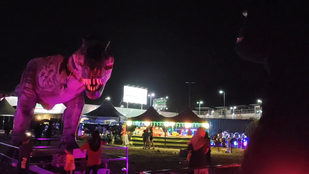 Dinosaur di Mustafa Kuala Selangor - YouTube