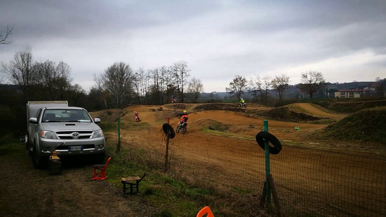 Pista da cross - YouTube