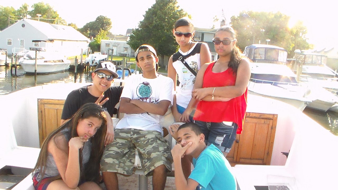 CRAZY BOAT PARTY - YouTube