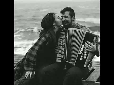 Hər Kəsin Axtardıqı O Musiqi, ( Status Üçün )