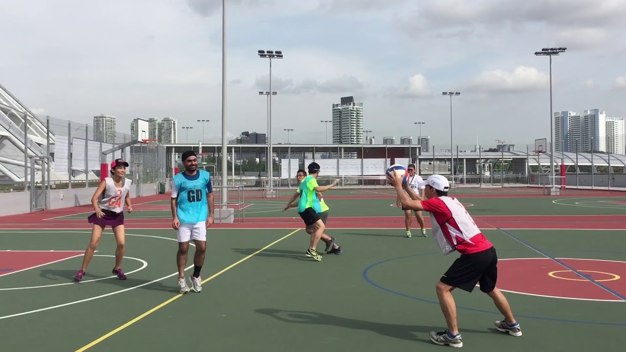 How to play Netball 🤼‍♀️ - YouTube