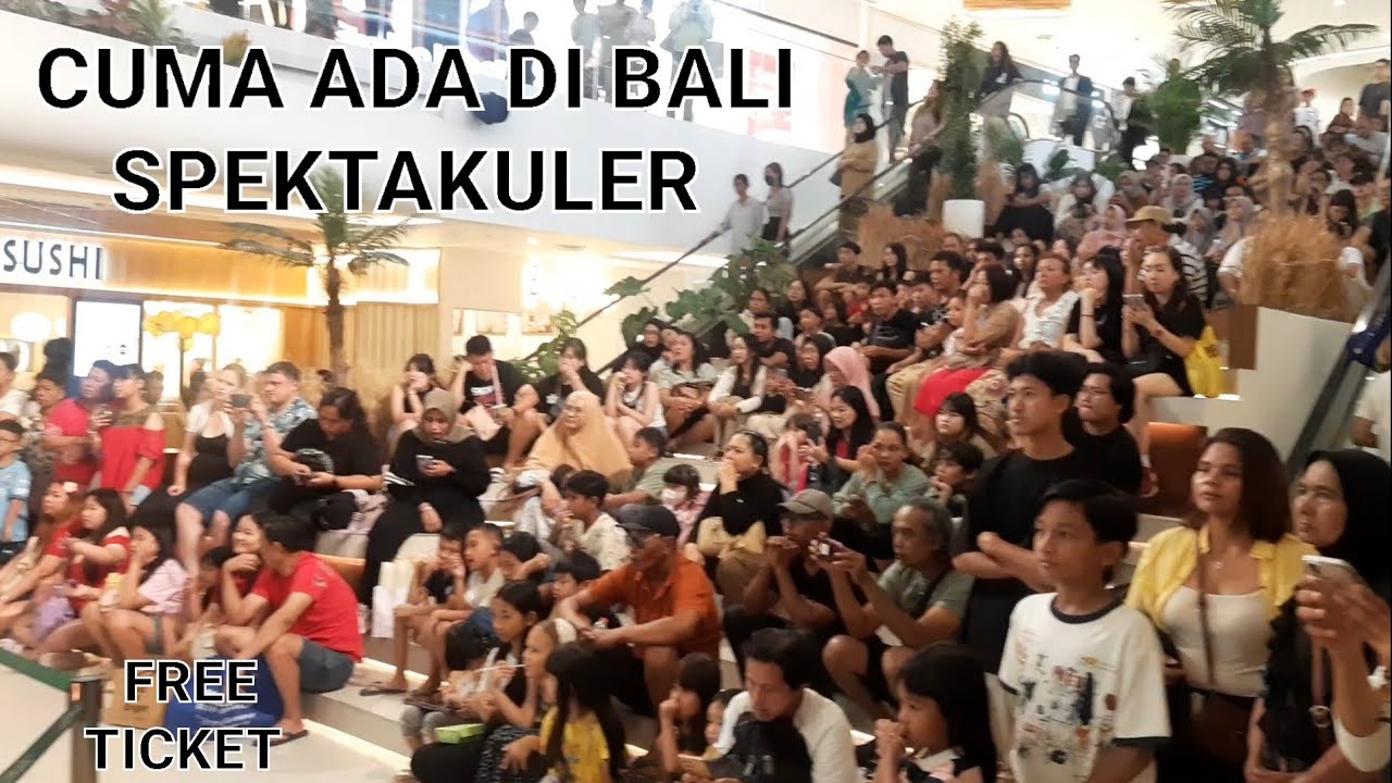 A flood of visitors watched the show - Pengunjung membludak di ICON ...