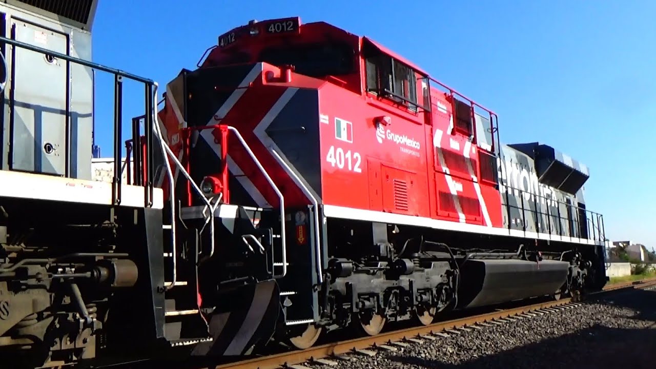 Ferromex: NUEVA SD70ACe 4012 repintada al NUEVO ESQUEMA! Químico Irapuato-Manzanillo con 3 ...