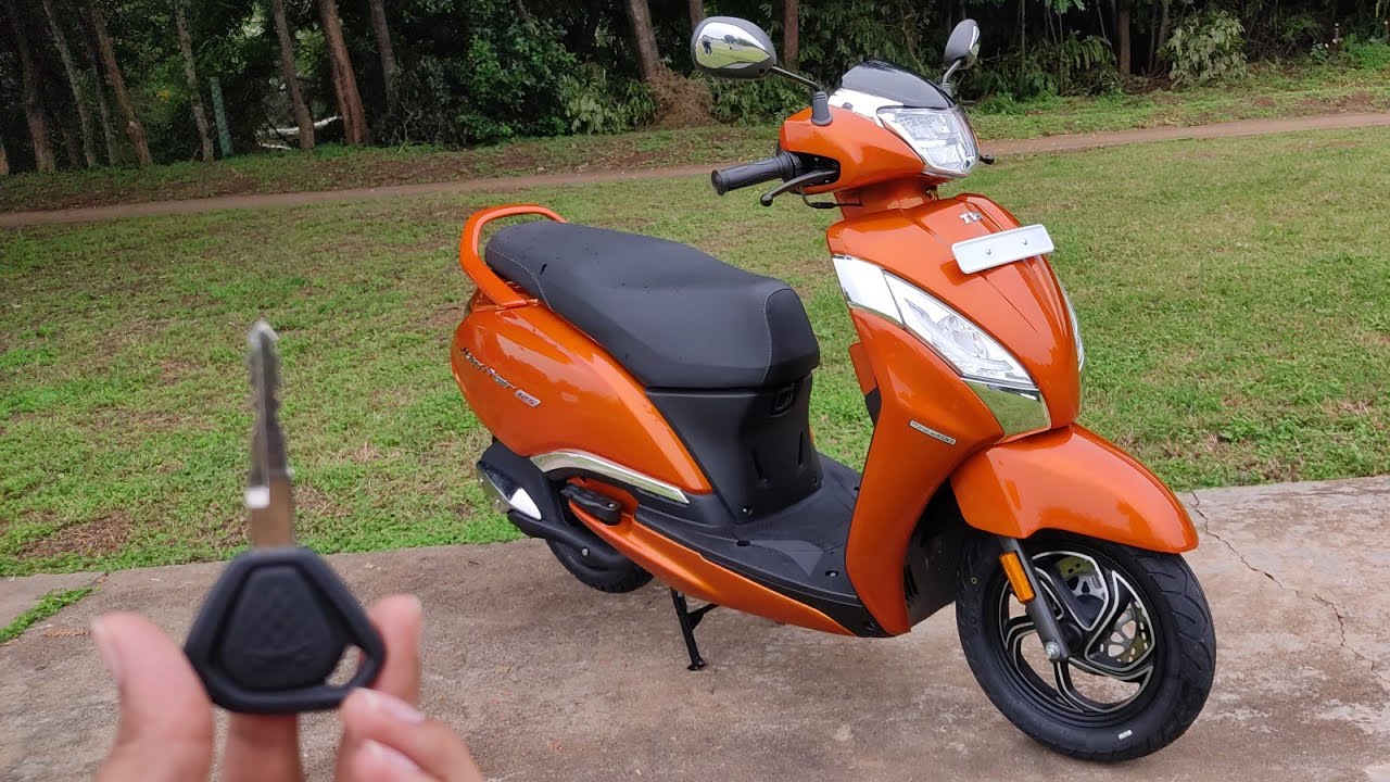 TVS Jupiter 125 Orange Walkaround in HD. Pure Exhaust Sound, Boot ...