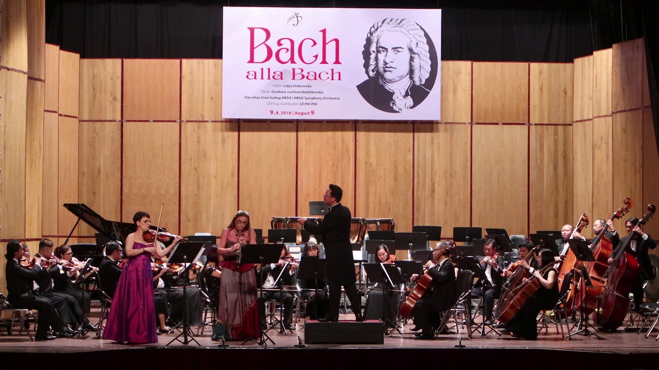 Bach’s DOUBLE CONCERTO for Violin, Oboe and Strings. - YouTube
