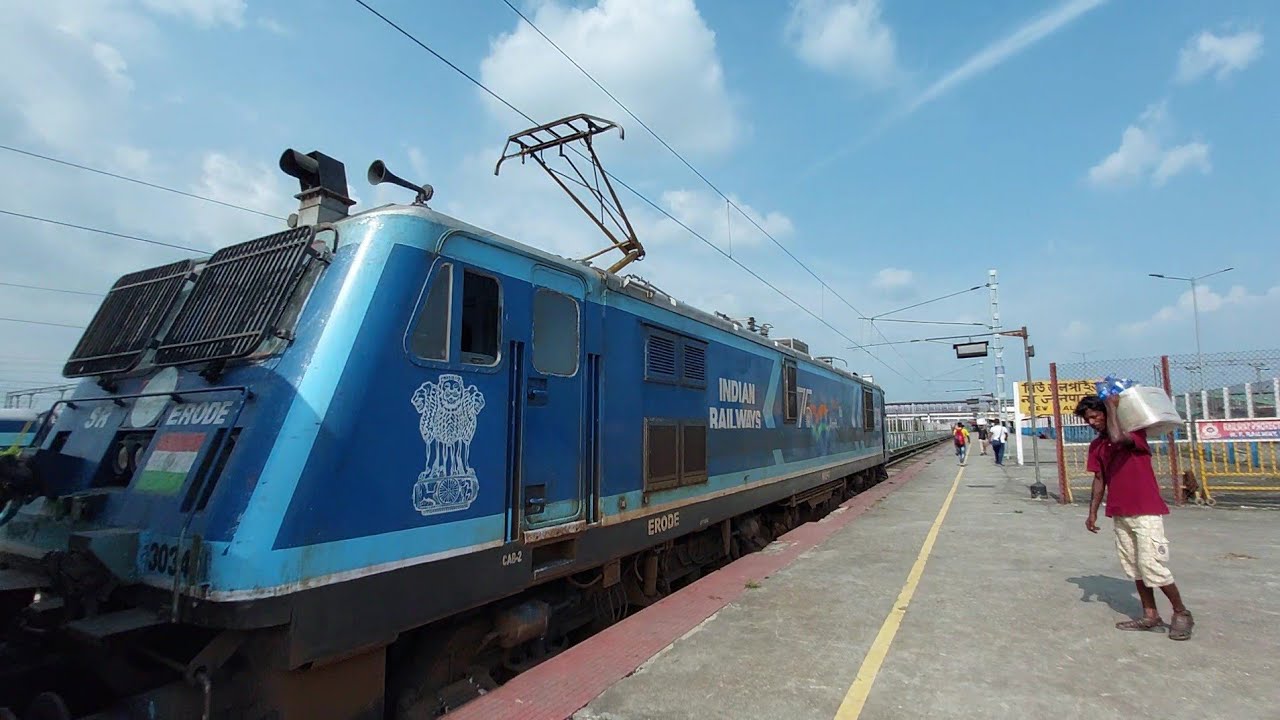 15631 BARMER - GUWAHATI Express Arriving NewJalpaiguri with AZADI KA ...