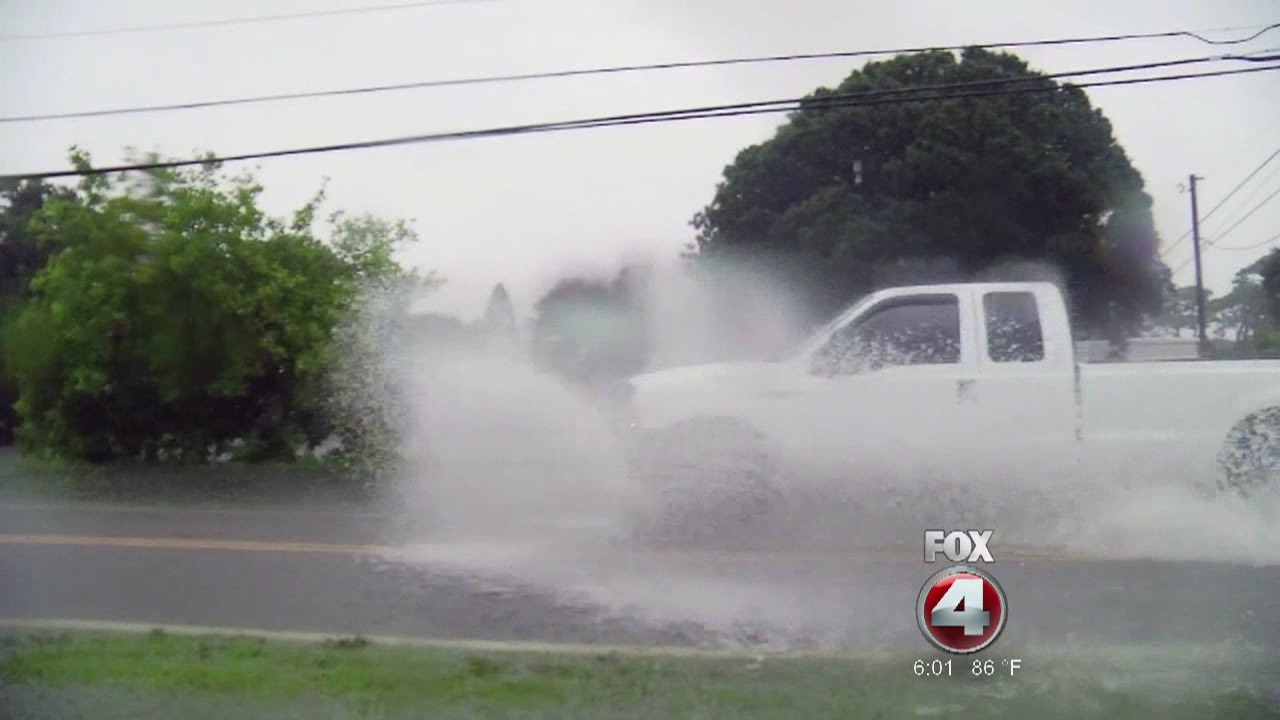 Hurricane Hermine barrels toward the Big Bend area - YouTube