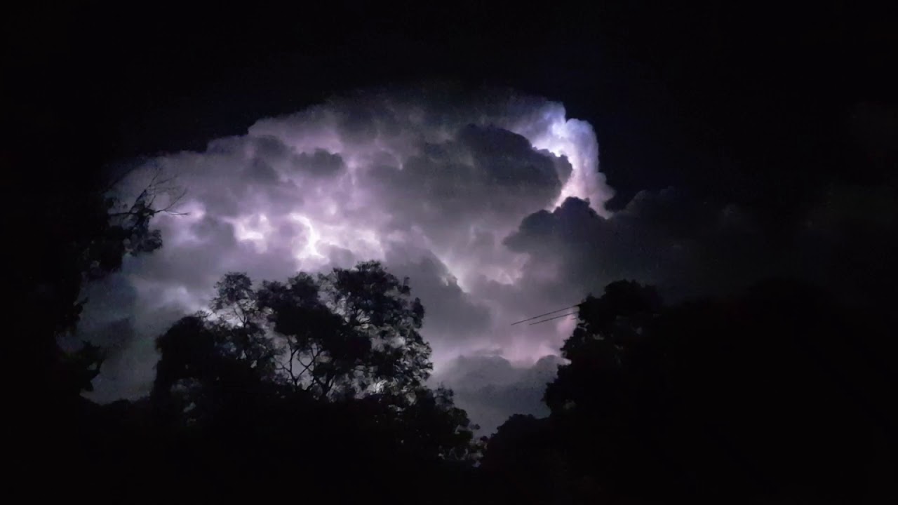 Amazing silent lightning cloud - YouTube