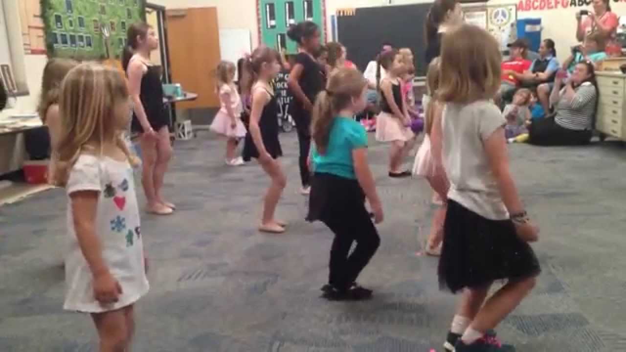 Little girl's ballet fail - YouTube