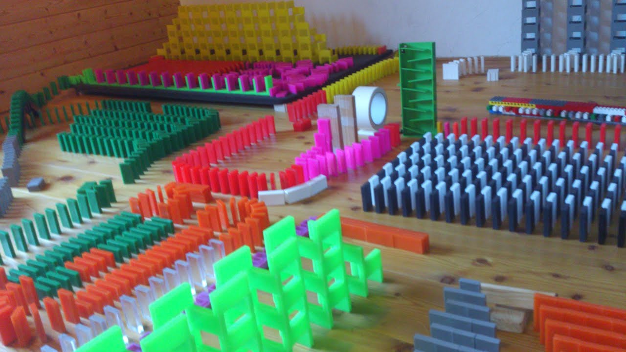 Domino Rally 4 ! - YouTube