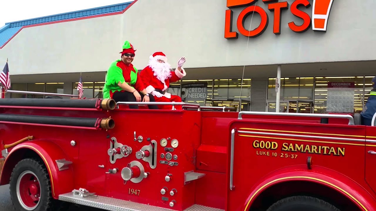 Santa riding in the Good Samaritan fire truck! - YouTube