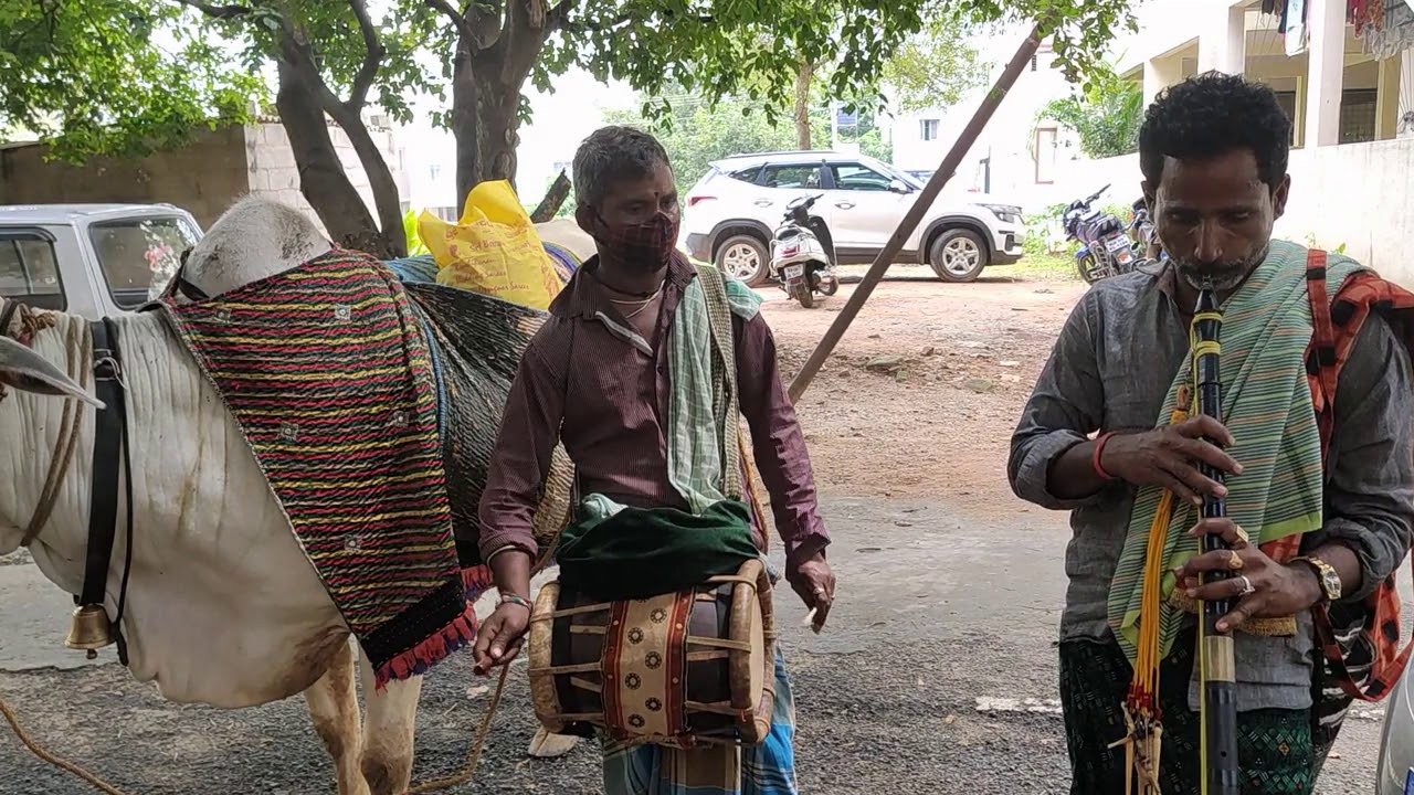 Gollas on the streets of Bangalore- II - YouTube