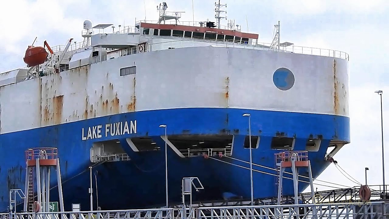 Beladung Autotransporter LAKE FUXIAN RoRo car carrier & 1000s of export ...