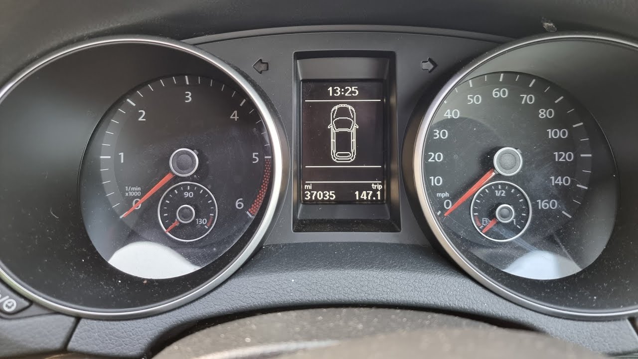 VW needle sweep activation and Eonon parking sensor display - YouTube