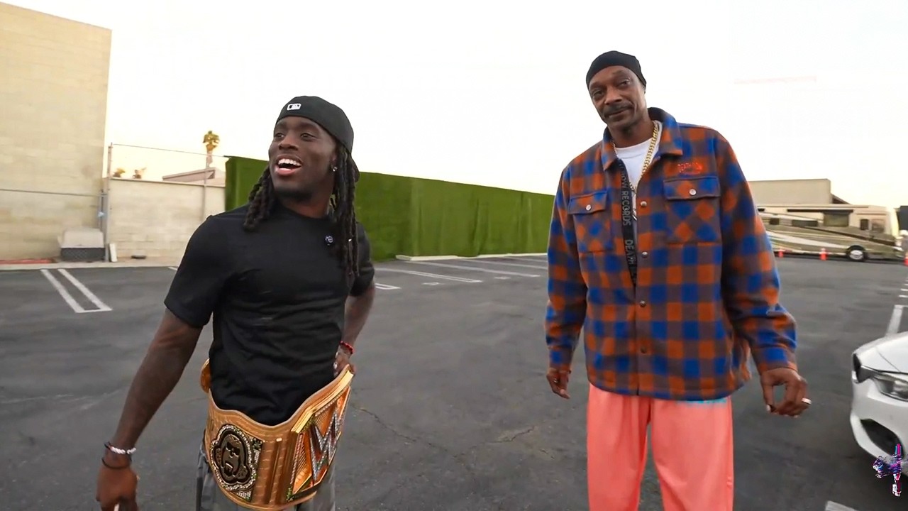 Touring Snoop Dogg's Compound! (Age Restricted) - YouTube