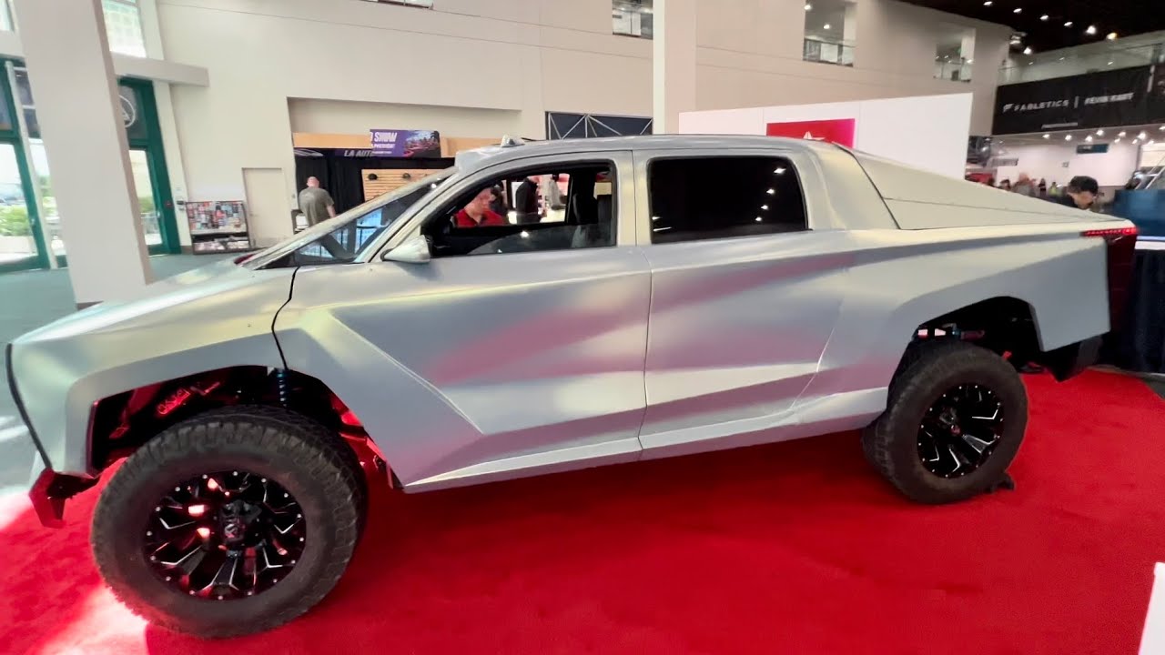 Robotruck! Tesla Cybertruck Clone - YouTube