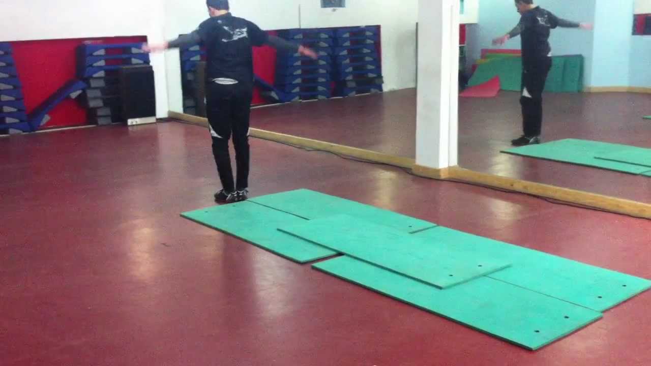 Enchainement bac sport Garçons (lycé privé azdrubal tunis) - YouTube