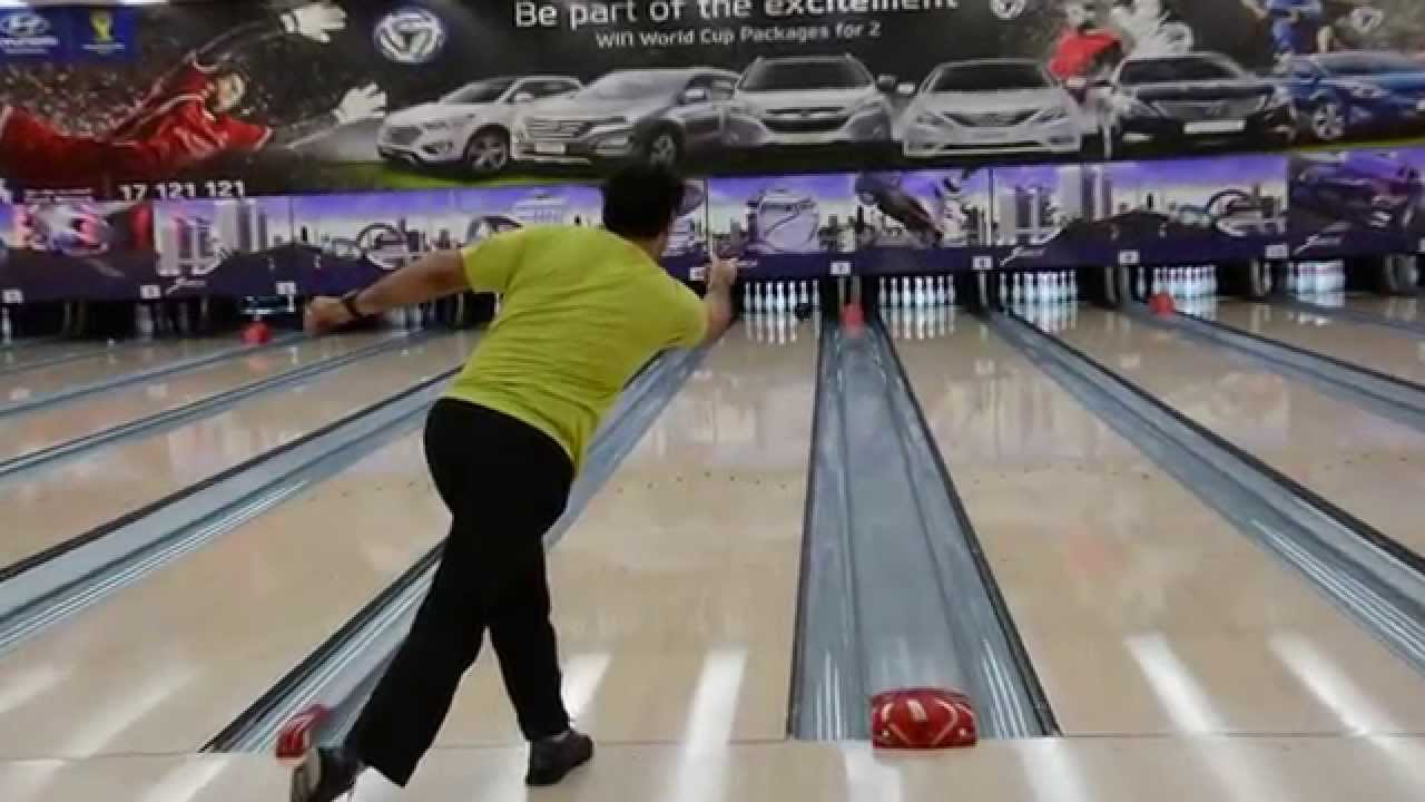 LT48 Brunswick Ball in Short Oil Pattern - Mohamed Janahi - YouTube