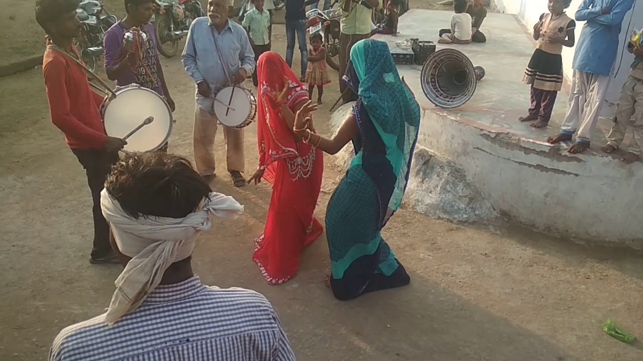 Bundeli dance(गोद भराई कार्यक्रम ) - YouTube