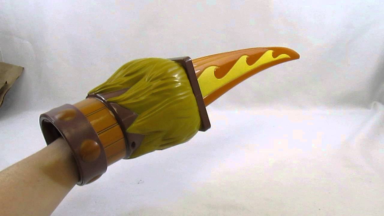 XIAOLIN SHOWDOWN Omi's GOLDEN TIGER CLAW - YouTube