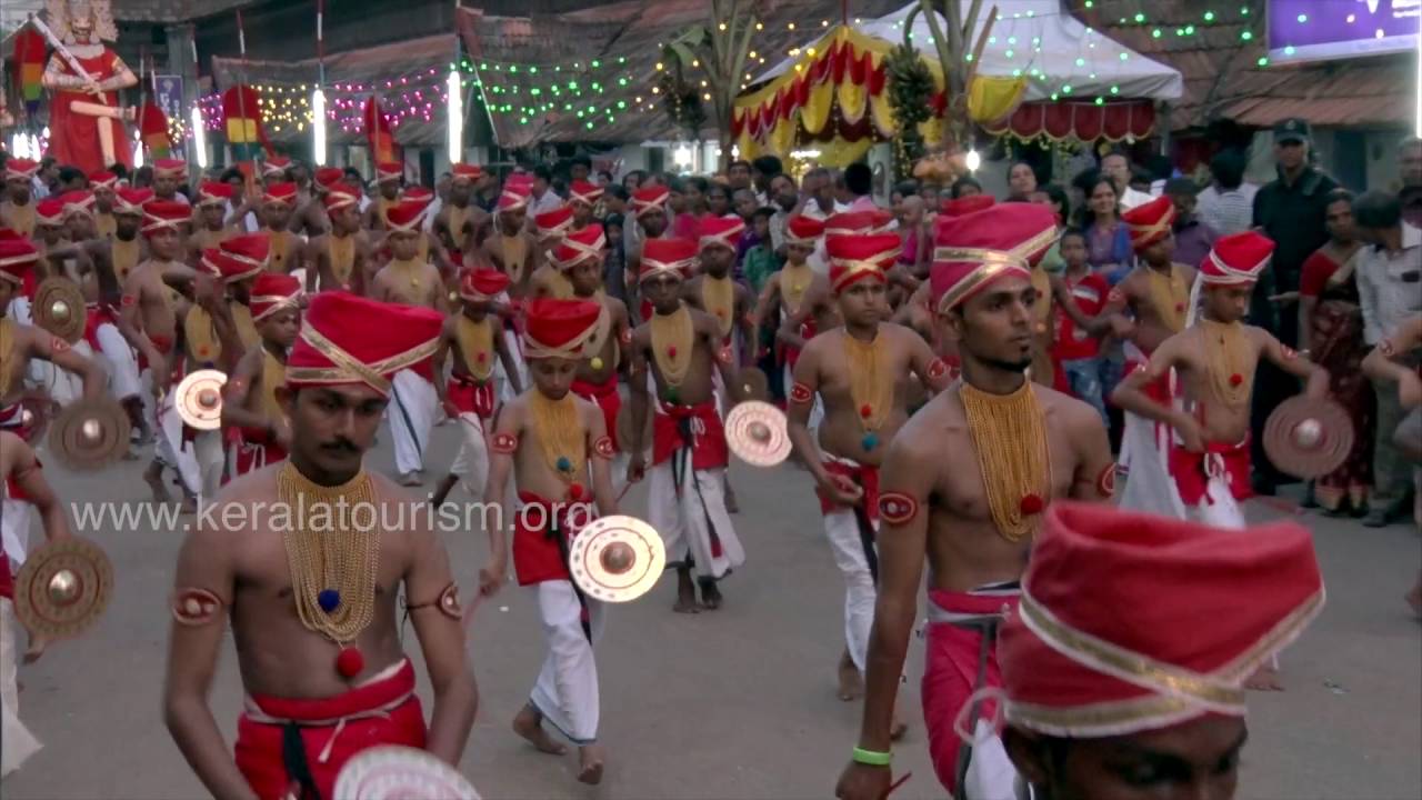 Velakali at Painkuni Festival, Sree Padmanabha Swamy Temple - YouTube