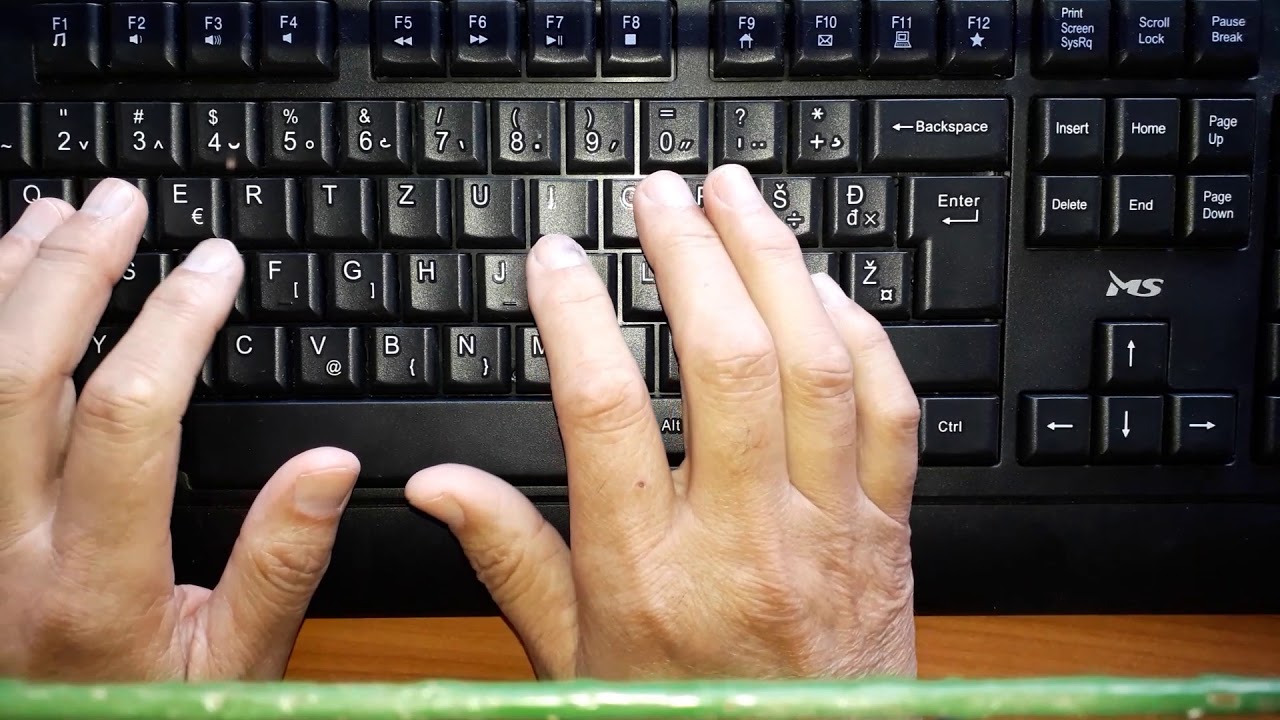 TIPKOVNICA osnovni položaj - YouTube