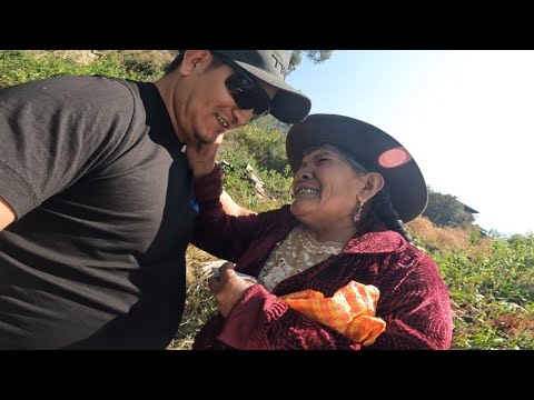 Mi Mamá Llora de Emociona con Regalo Sorpresa. - YouTube