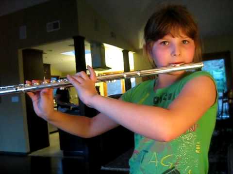 Jessica plays the flute - YouTube