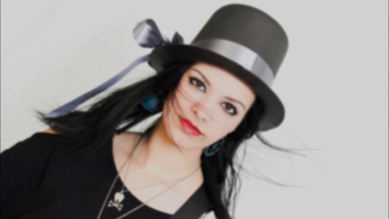 Brenda Fernandes - Ensaio Fotográfico Studio - YouTube