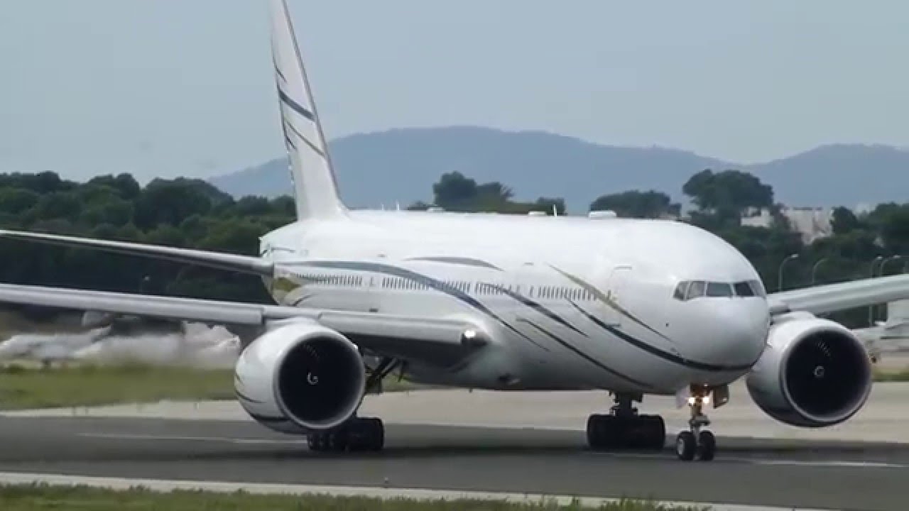 A private B777 taking off from Mallorca Airport - YouTube